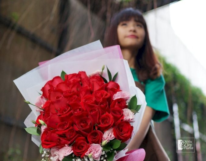 What is flower therapy and why is it good for you?