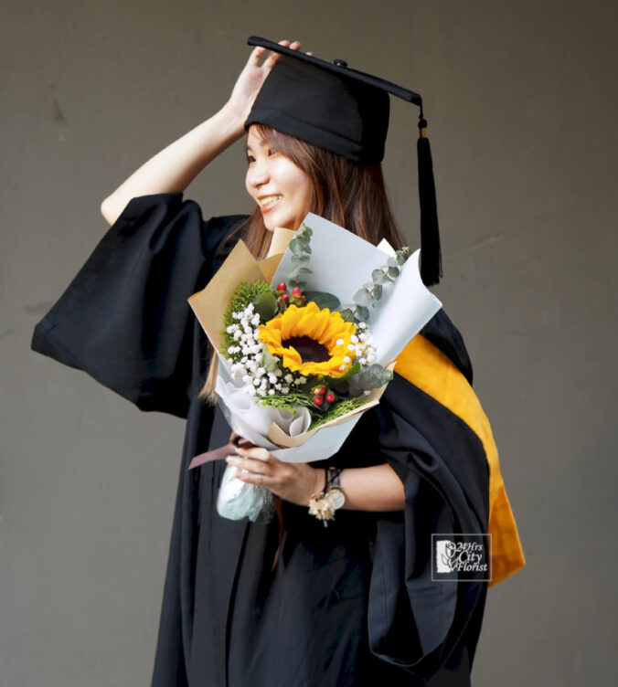 Sunflower Bouquets: Why Are They Popular For Graduation?
